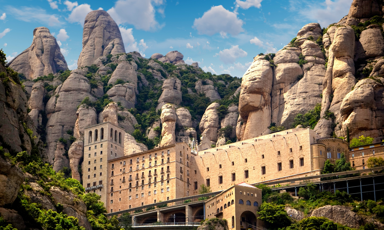 Excursión Montserrat con Tren Cremallera | Reserva en Buendía